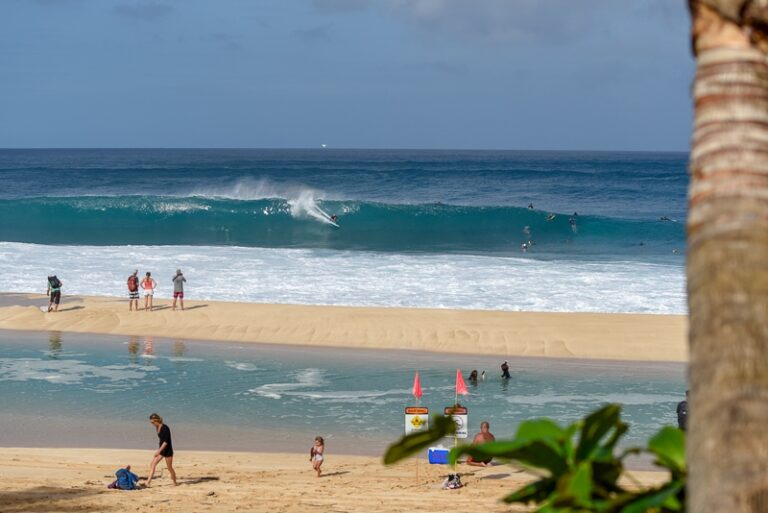 Banzai Pipeline / THE Guide to the World’s Most Famous Wave