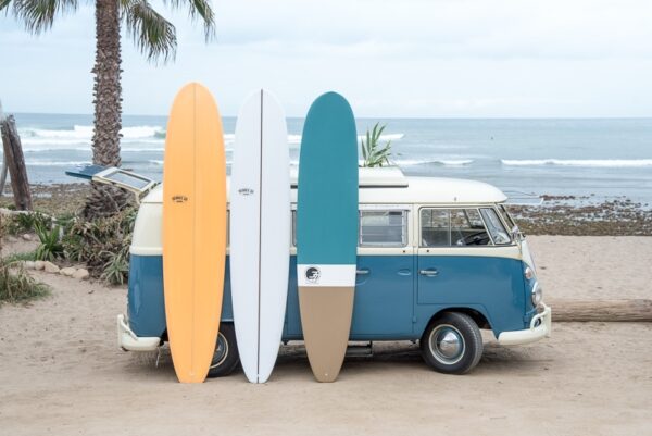 Best Beginner Surfboards / The Complete Guide to Surfboards for Beginners