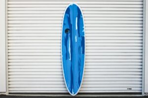 Best Beginner Surfboards / The Complete Guide to Surfboards for Beginners