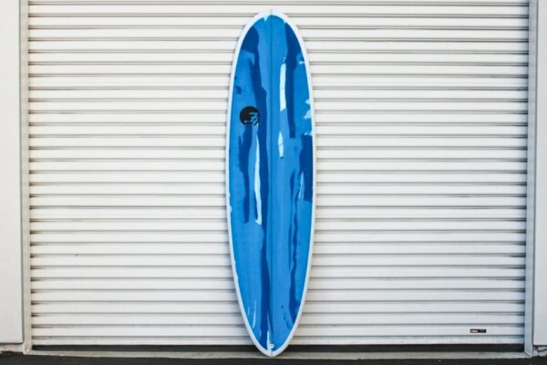 Best Beginner Surfboards / The Complete Guide to Surfboards for Beginners