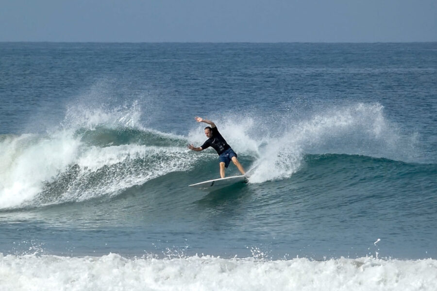 Best Places to Surf / 9 Top Surf Destinations Around the World