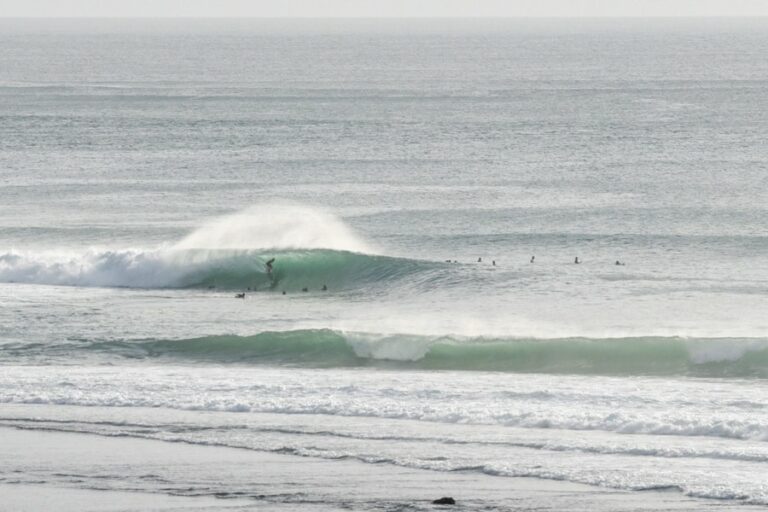 Best Places to Surf / 9 Top Surf Destinations Around the World