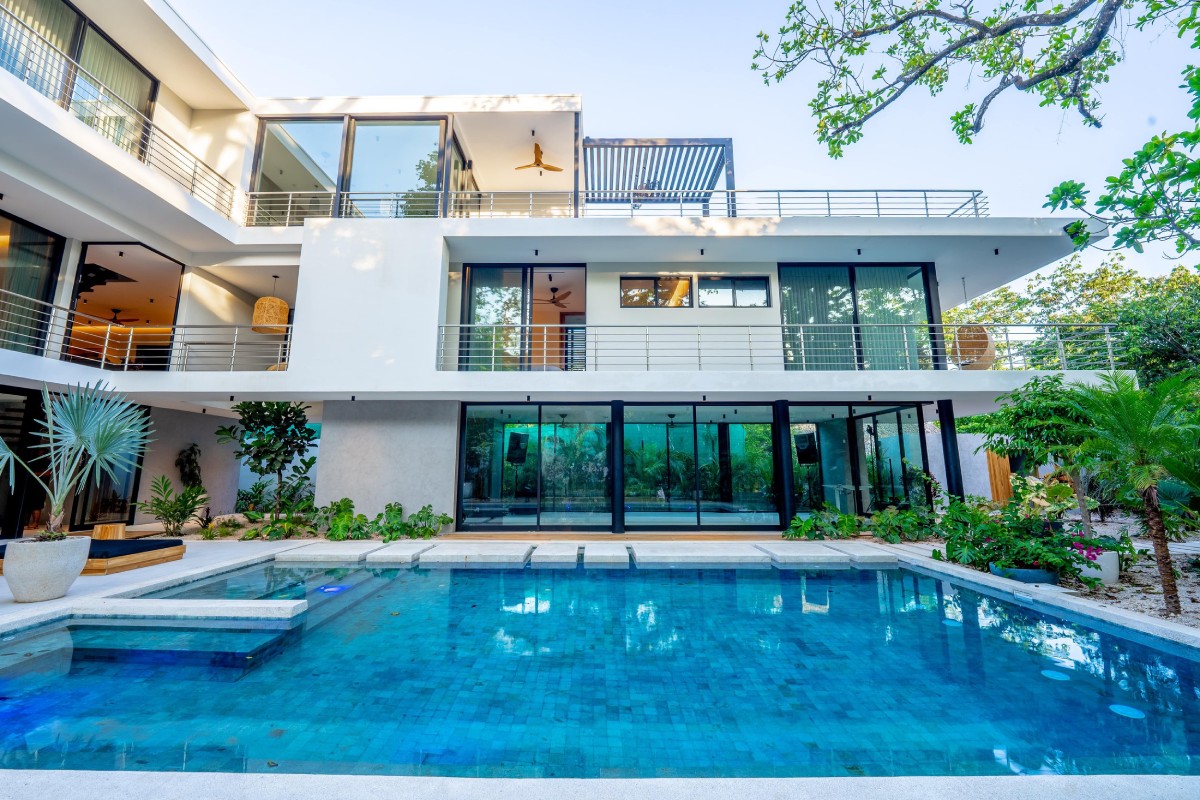 Best Luxury Surf Resorts & Surf Trips